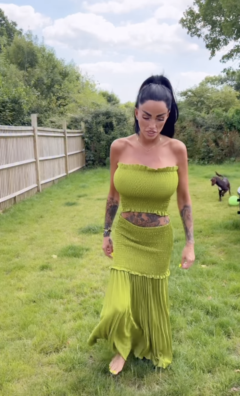 Katie Price Reveals Her Exact Weight And Fans Beg Her To Stop Having ...